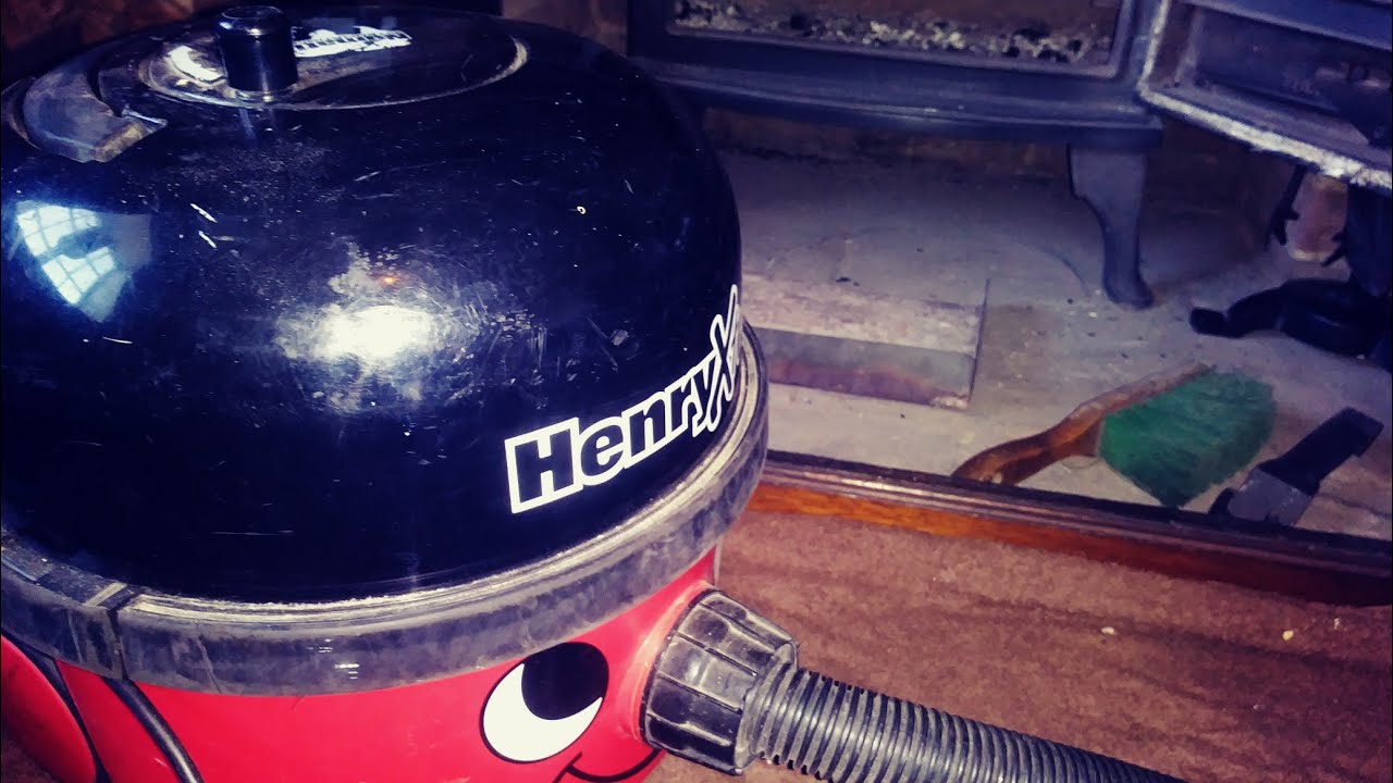 Henry hoover extra hoovering up ash and nails - YouTube