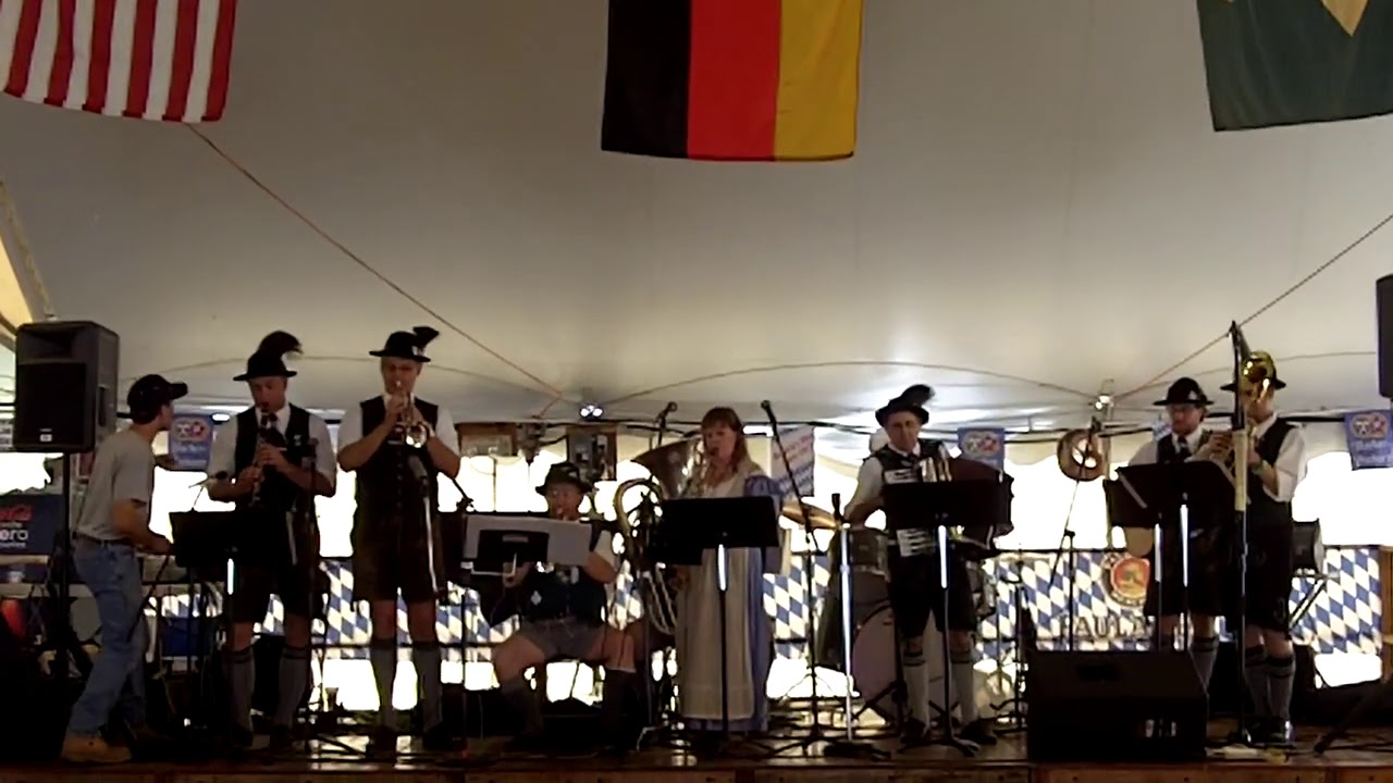 The Original Enzian Musikanten - Bäuerin von der Hoi - (2009) - YouTube
