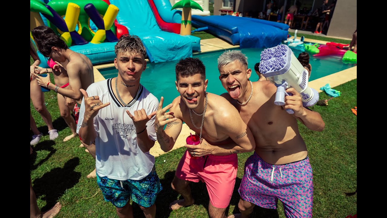 Fer Vazquez, Roze - Besarnos Sin Ropa (Video Oficial) - YouTube