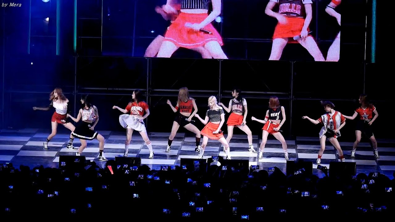 160519 트와이스 (TWICE) Touchdown [전체] 직캠 Fancam (인하대학교축제) by Mera - YouTube