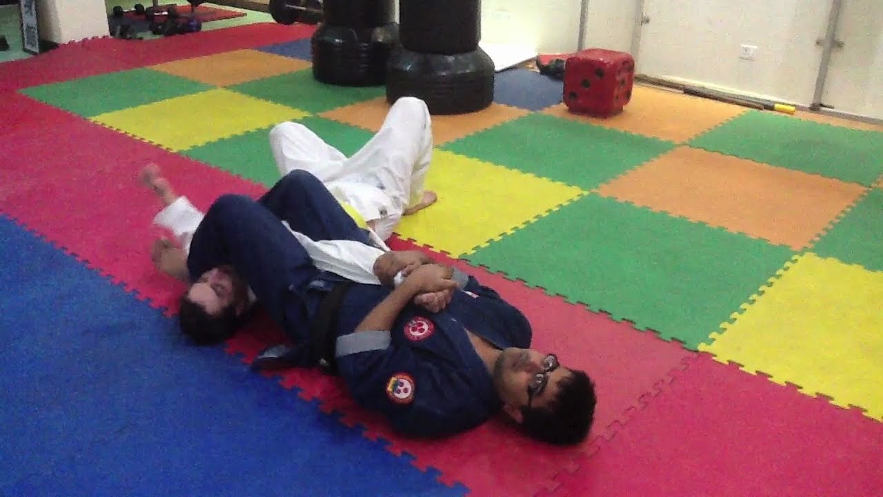 MMA instructional video - How to do an arm bar - YouTube