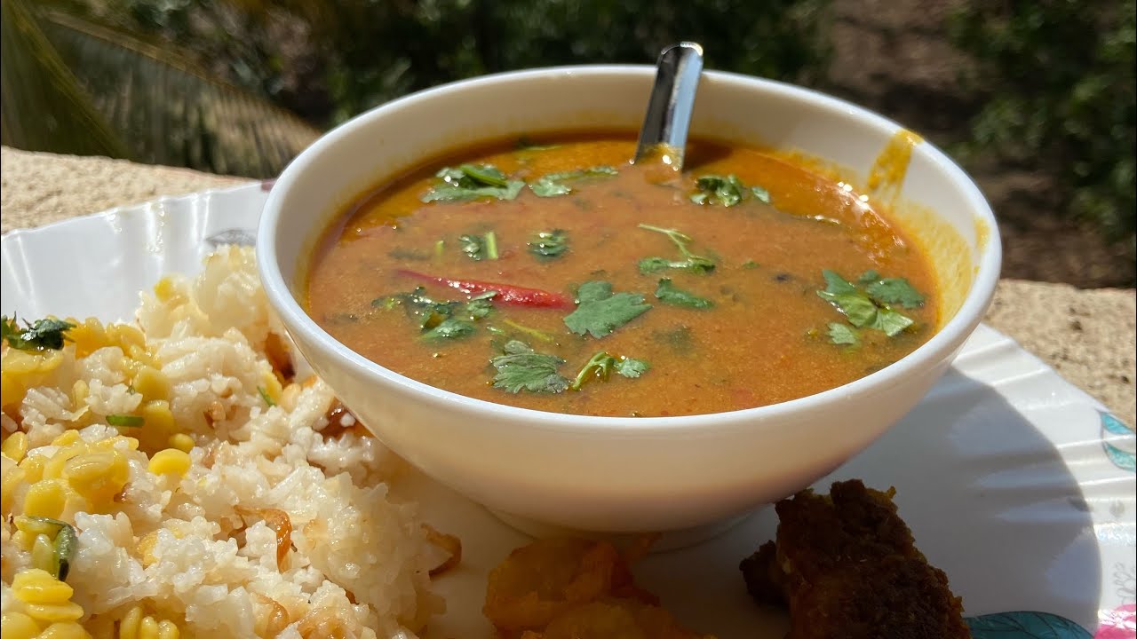 Daal recipe | Veg dal chawal with fried Potatoes and fried fish or ...