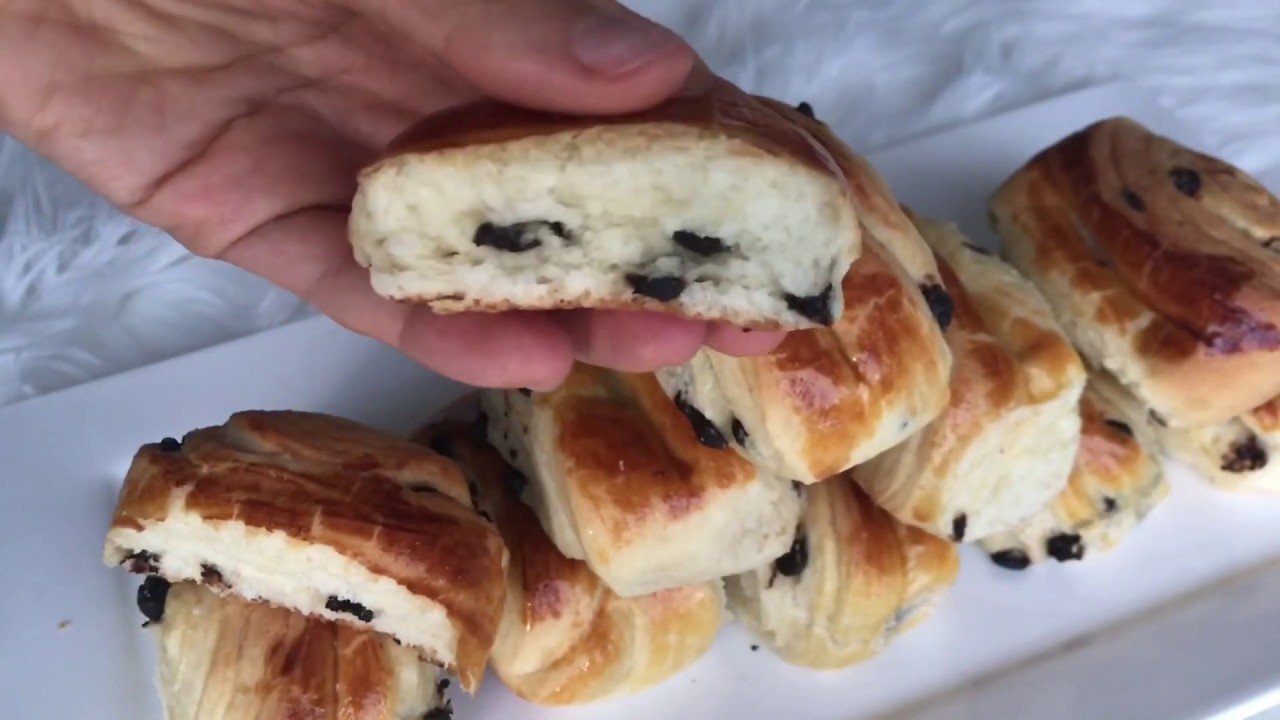 Cougnou fait maison (recette) ou brioche au chocolat - YouTube