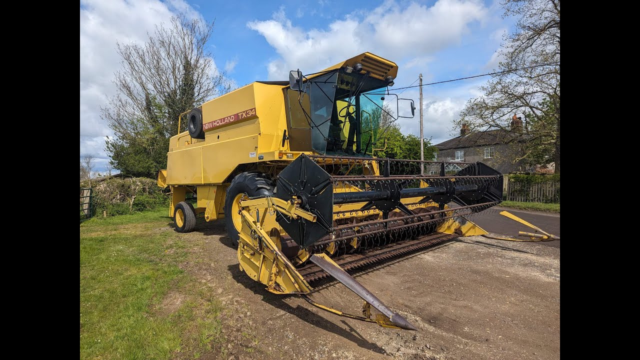 NEW HOLLAND TX34 COMBINE HARVESTER WALKAROUND - YouTube