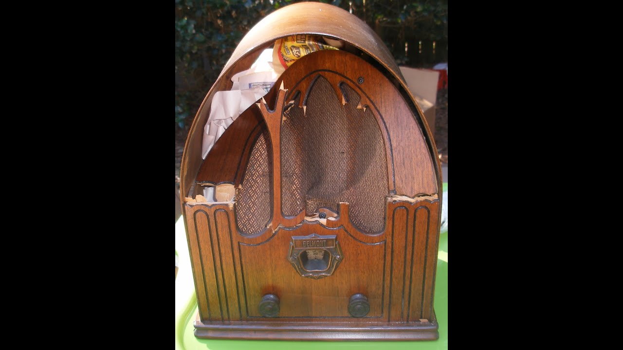 A smashed Belmont cathedral tube radio, thanks to poor packing and ...