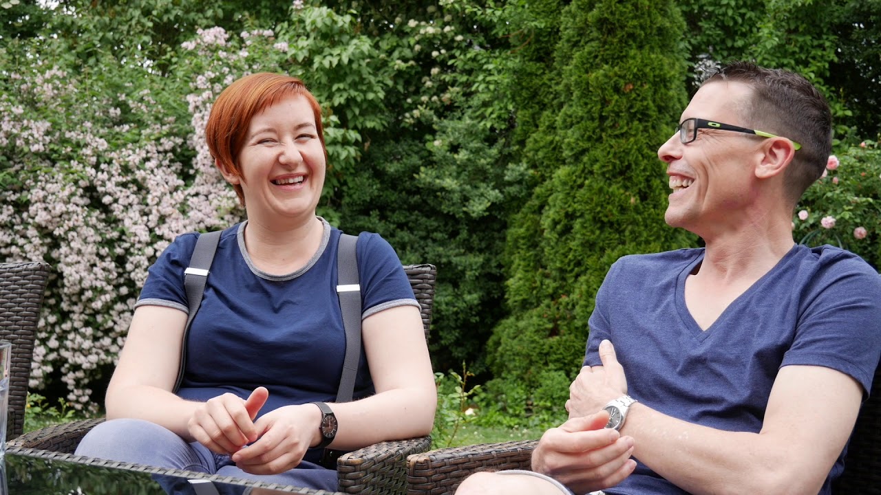 Marija spricht über Geld... mit Michael Serve | Interview - YouTube