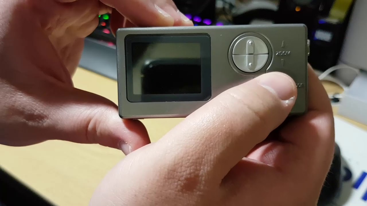 Medion MD7466 Digital Camera Hands On - YouTube