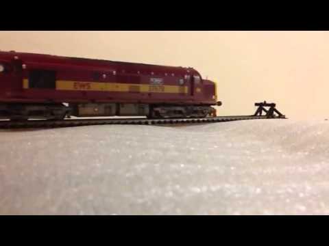 Bachmann Class 37 with sound - YouTube