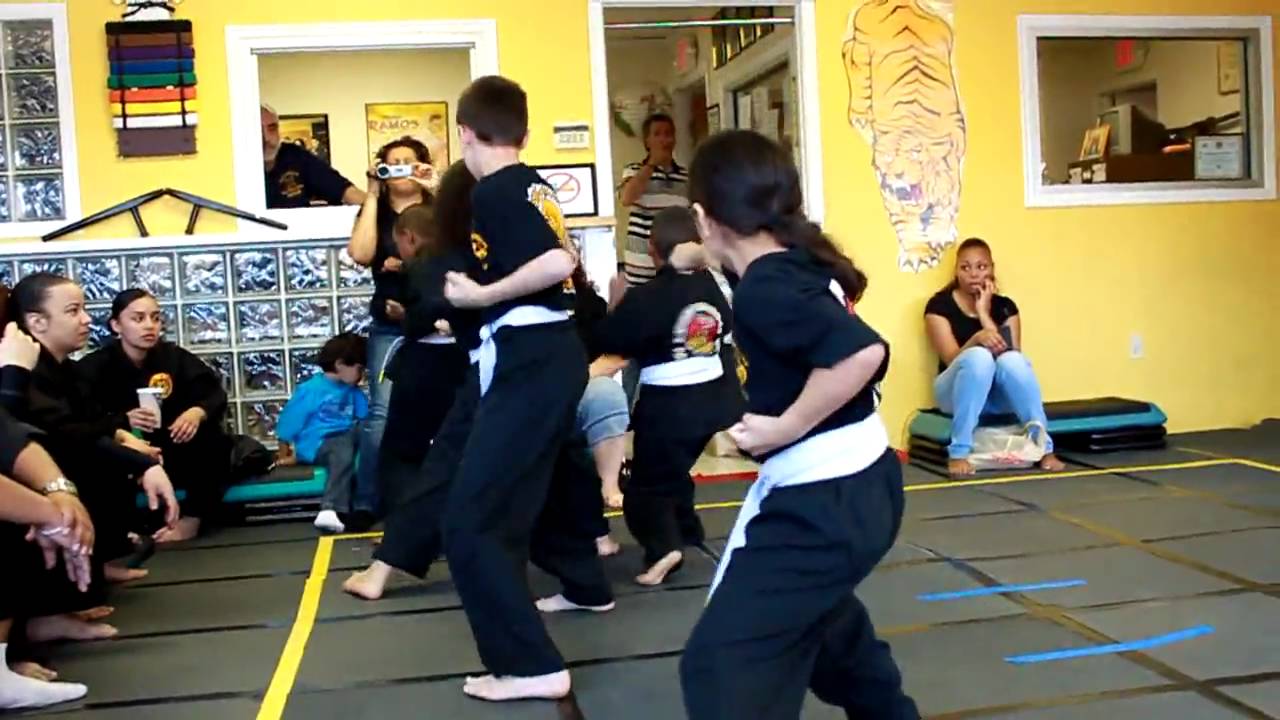 Shinsei Karate Class Newark,NJ - YouTube