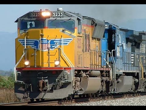 UP 5223 leads NS 15T 10-03-2005 - YouTube