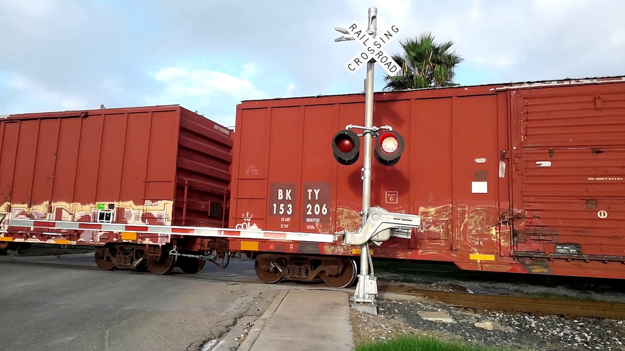 Union Pacific Boxcar Train - YouTube