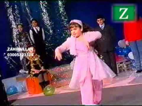 Pakistani baby dancing - YouTube