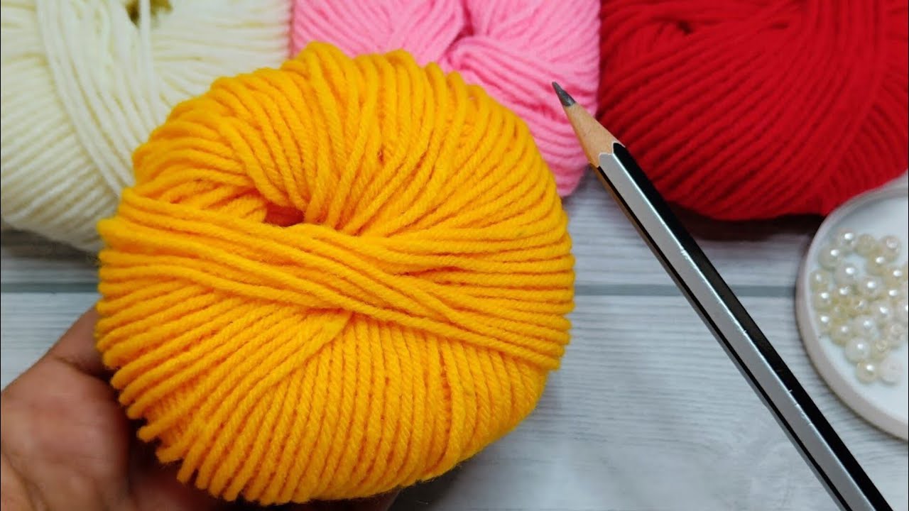 5 Superb Woolen Yarn Flower making ideas with Pencil | Easy Sewing Hack ...