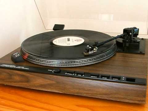 Realistic LAB-440 turntable on Ebay 9-06-2012 - YouTube