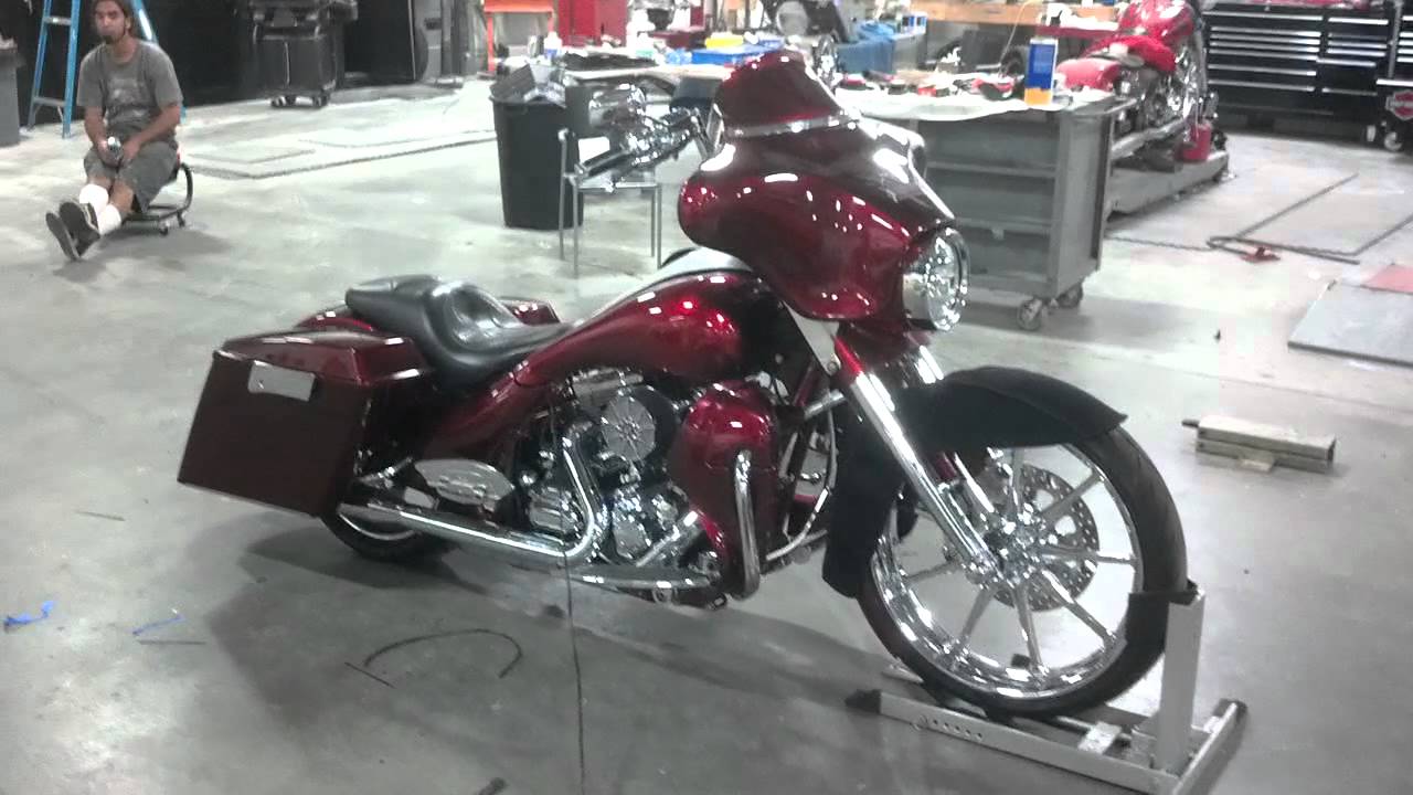 Crazy Harley Stereo. Awsome sound that can be heard at any speed! - YouTube