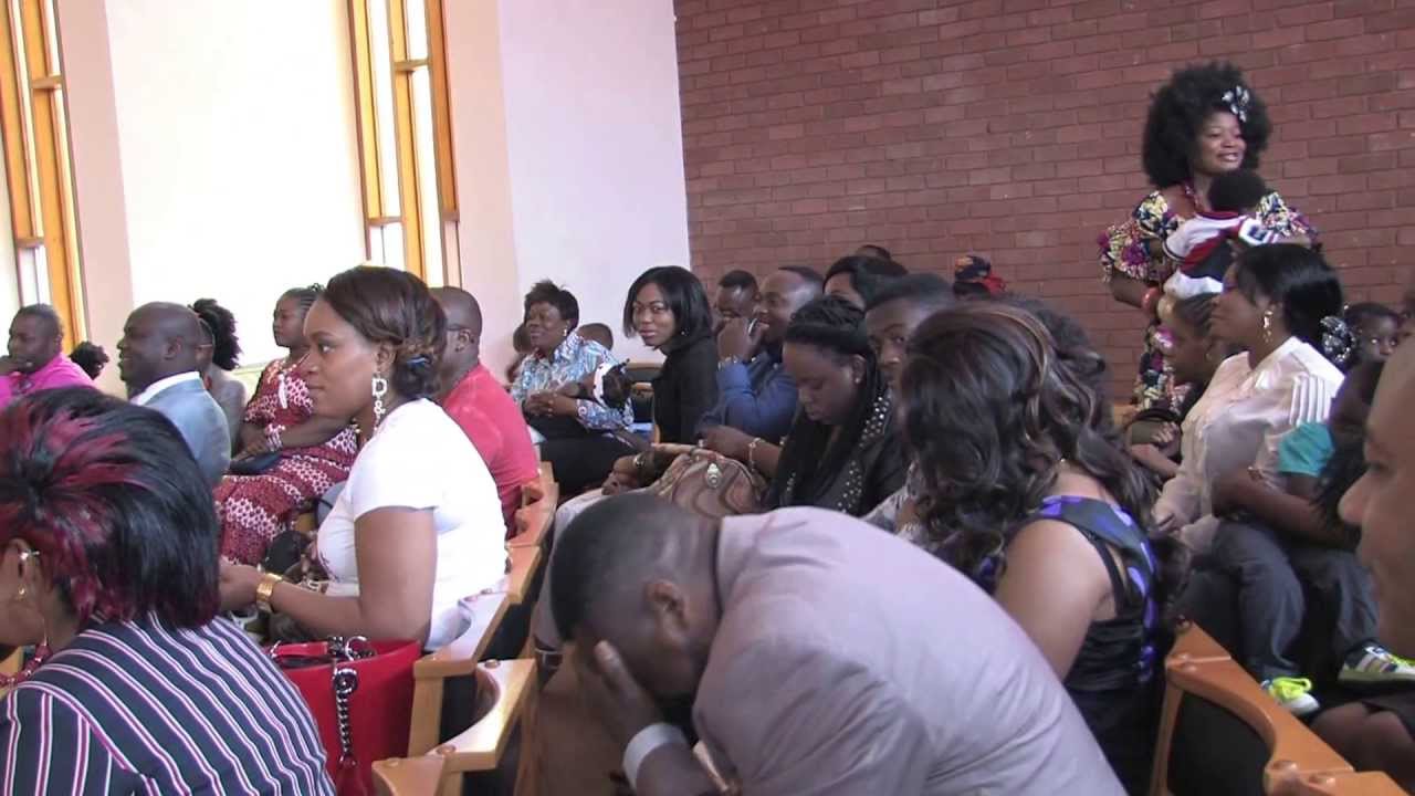 Moment de L'offrande et communique de L'eglise - YouTube