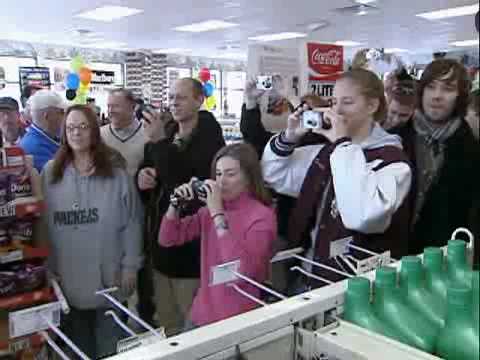 Powerball winner receives giant check - YouTube