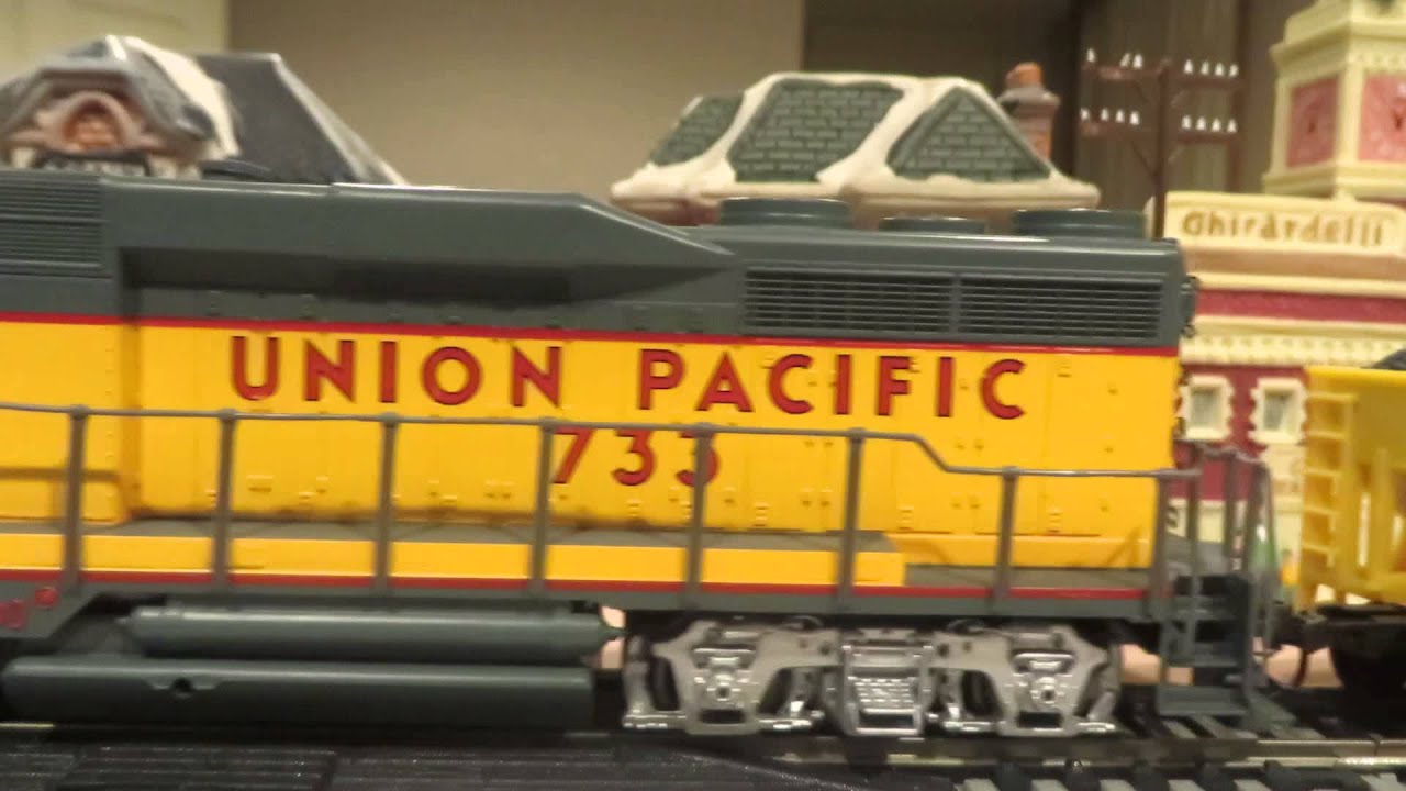 Union Pacific GP38-2 and GP-40 HO Scale Bachmann DCC - YouTube