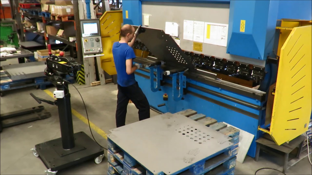 3arm Manipulator Metal Sheet Application - YouTube