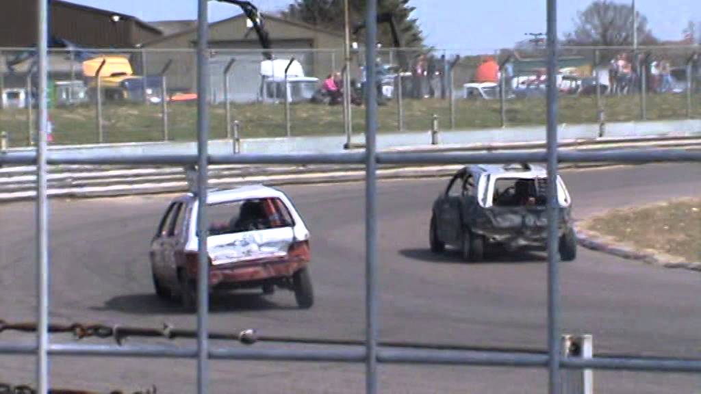 1/13 Swaffham Raceway 21/4/13 Junior Bangers heat 1 - YouTube