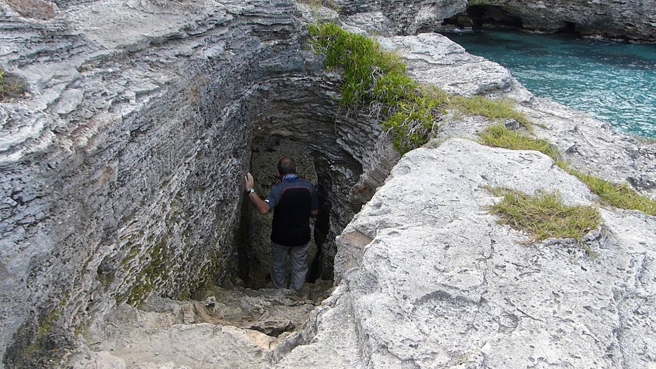ADMIRAL'S CAVE - ADMIRALTY HOUSE PARK - SPANISH POINT - PEMBROKE PARISH ...