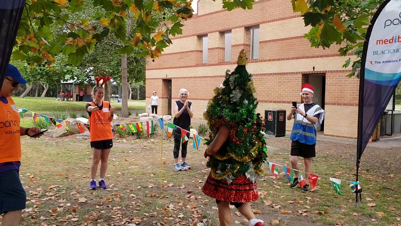 Running Christmas tree at Rhodes Parkrun - YouTube