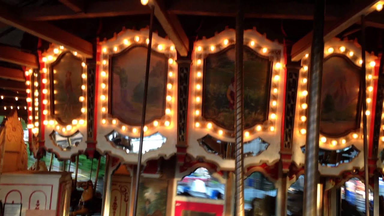 Grand Carousel @ Lake Winnie 2015 - YouTube