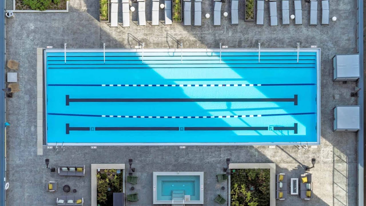 Tour the extensive amenities at River North's new Exhibit on Superior ...