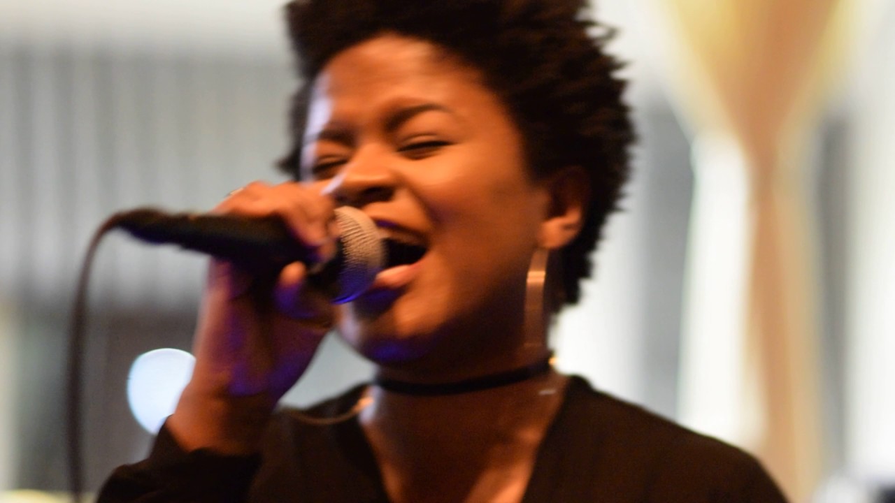 Lee Mo " Feel Like Making Love " w/ Eric Wortham II - YouTube