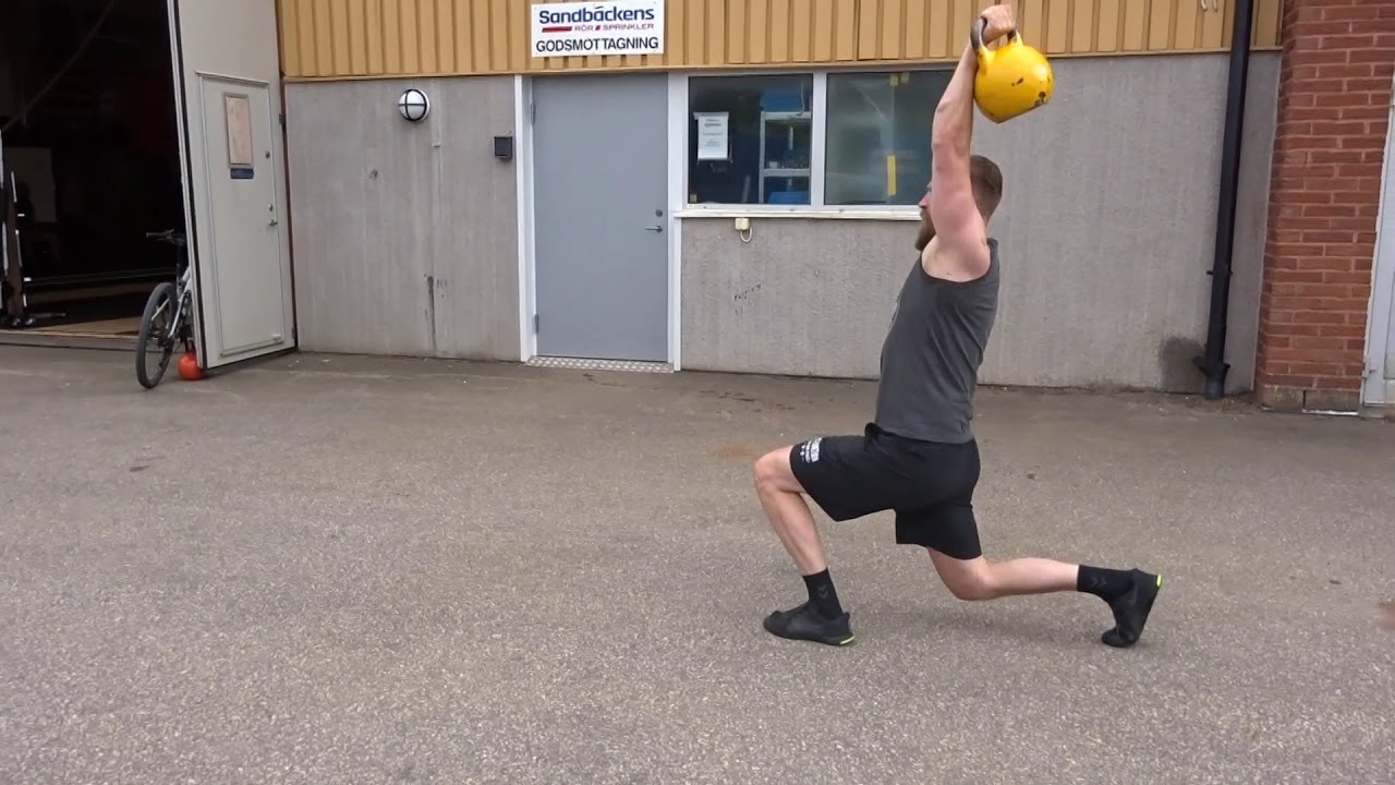 OH KB Walking lunges - YouTube