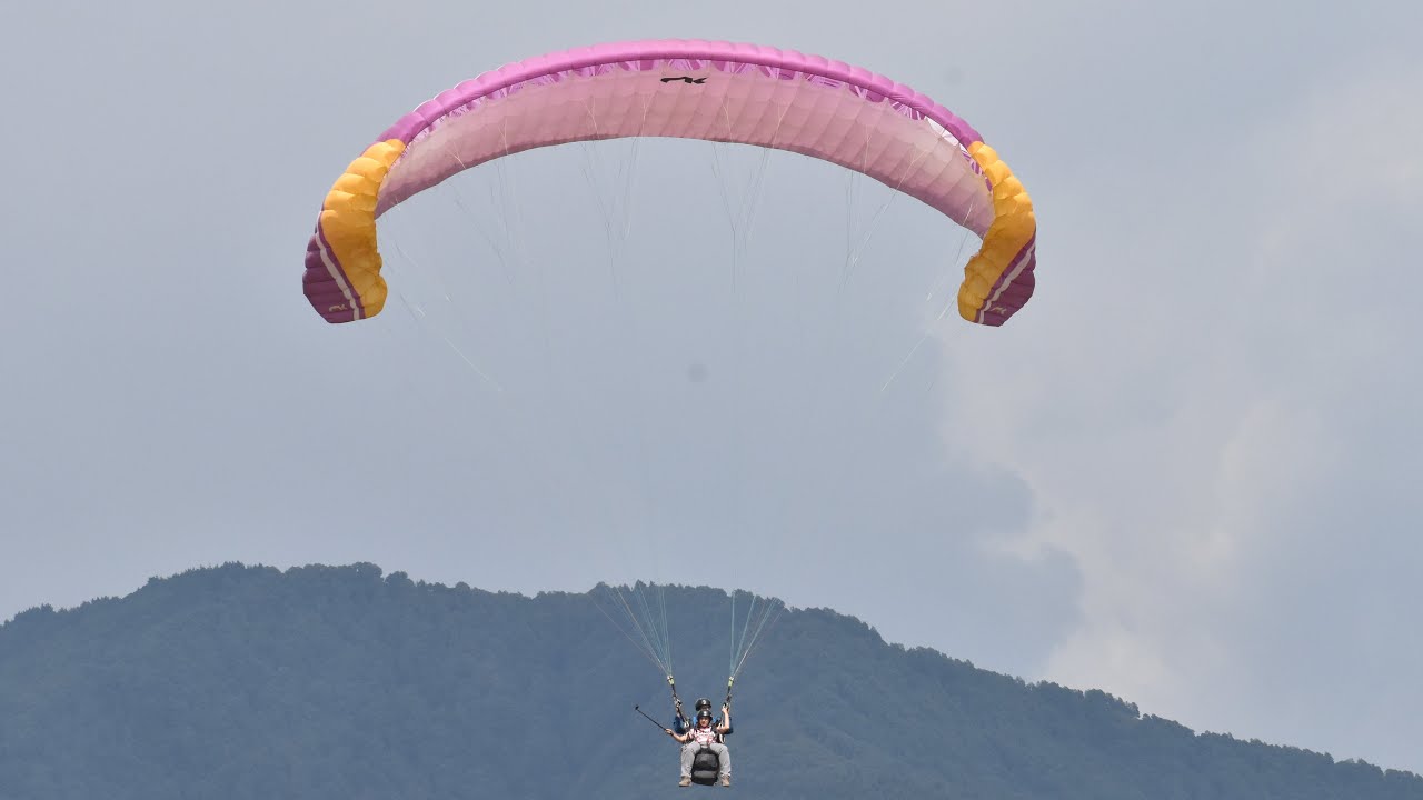 World's second highest Paragliding site. - YouTube