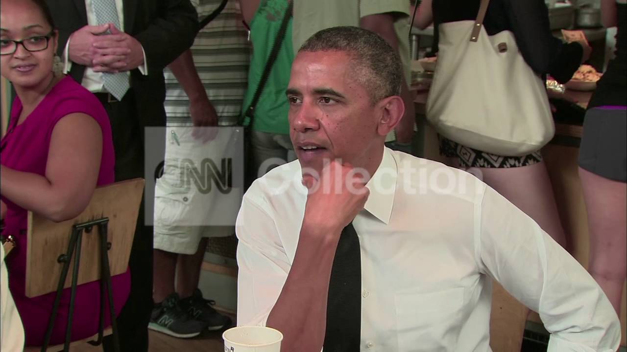 DC:OBAMA LUNCH AT CHIPOTLE W WORKING PARENTS - YouTube