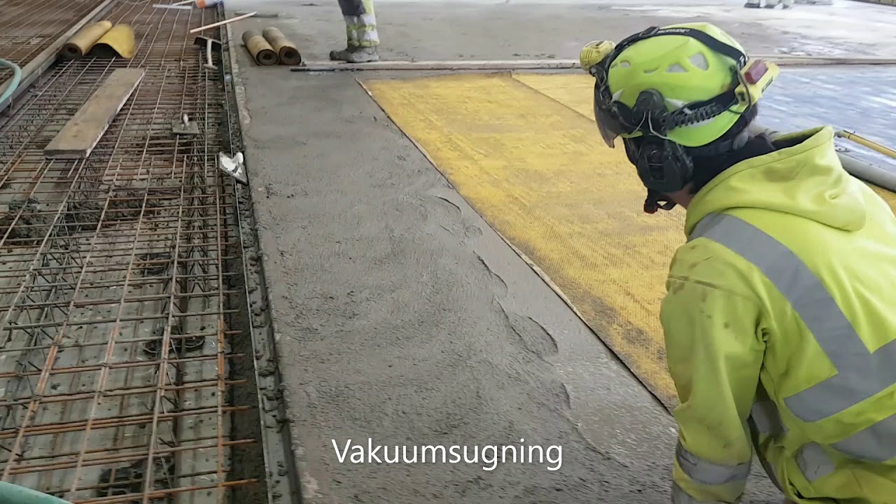 Mastertop 200 vacuumsugning från Modern Betong - YouTube