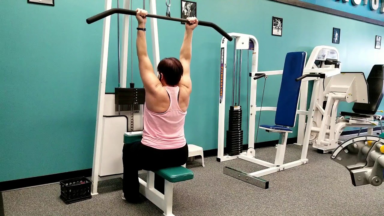 Mini Circuit workout using Lat Pulldown and Shoulder machines - YouTube