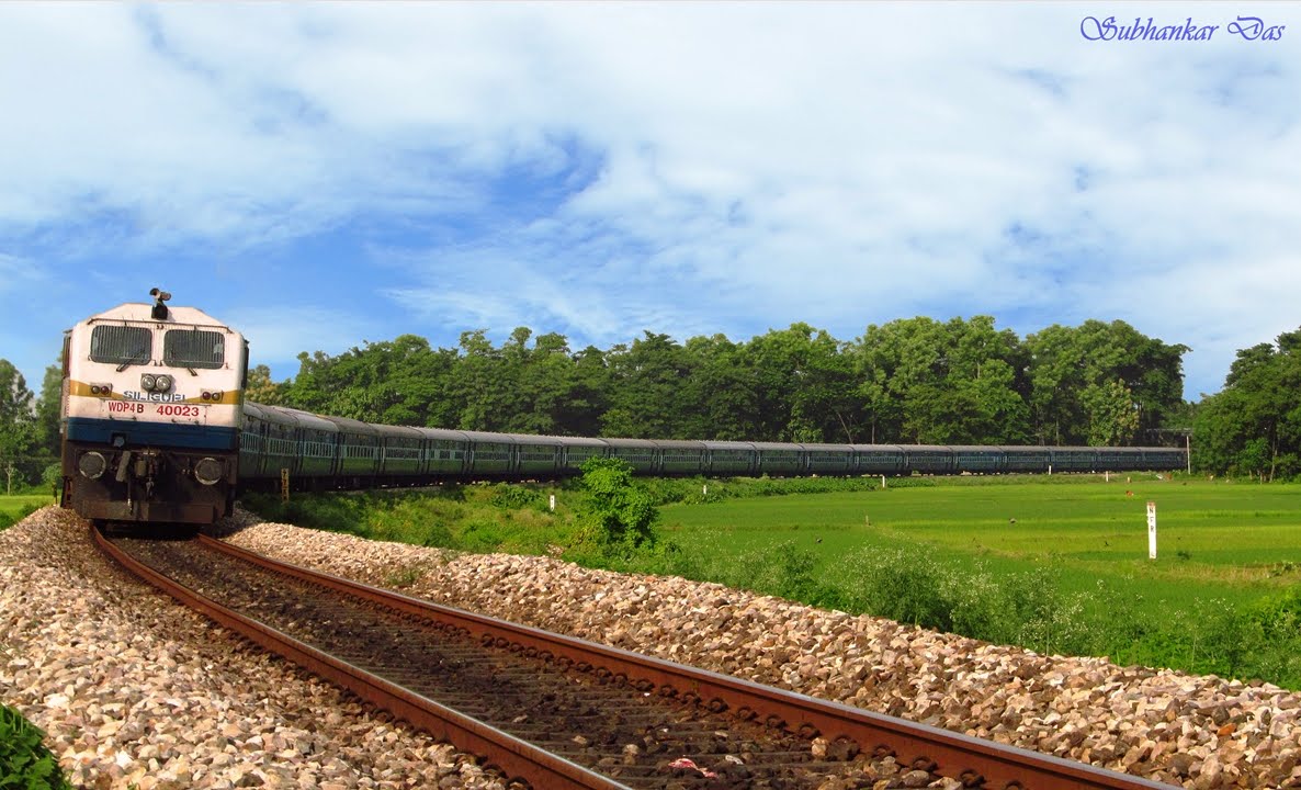 Curving and Tilting Train: Indian Railways NorthEast SF Express at ...