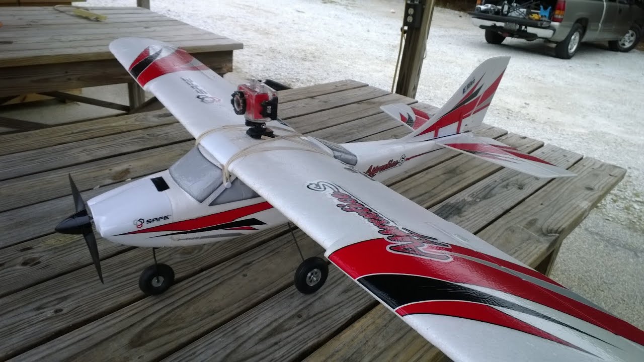 Apprentice S 15e flying at SMRCF - YouTube