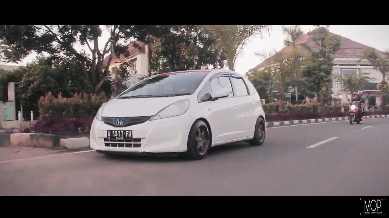 Honda Jazz Racing look Agus Rahmat | a video by MOP - YouTube