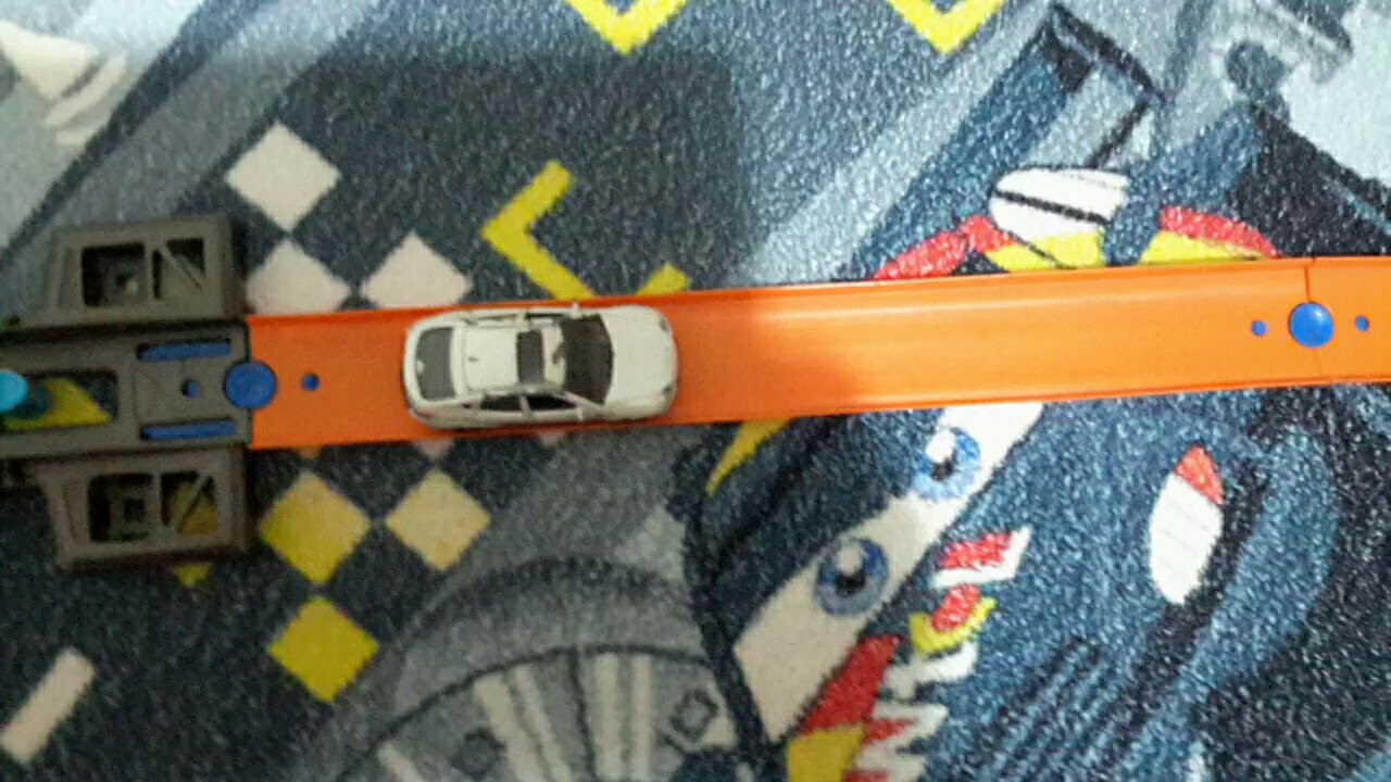 match box cars crash - YouTube