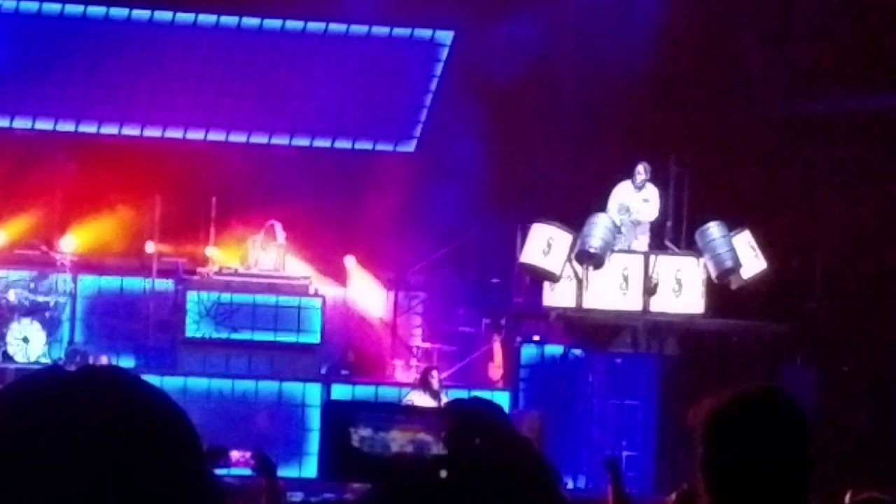 Quick view of Slipknot's stage setup - YouTube