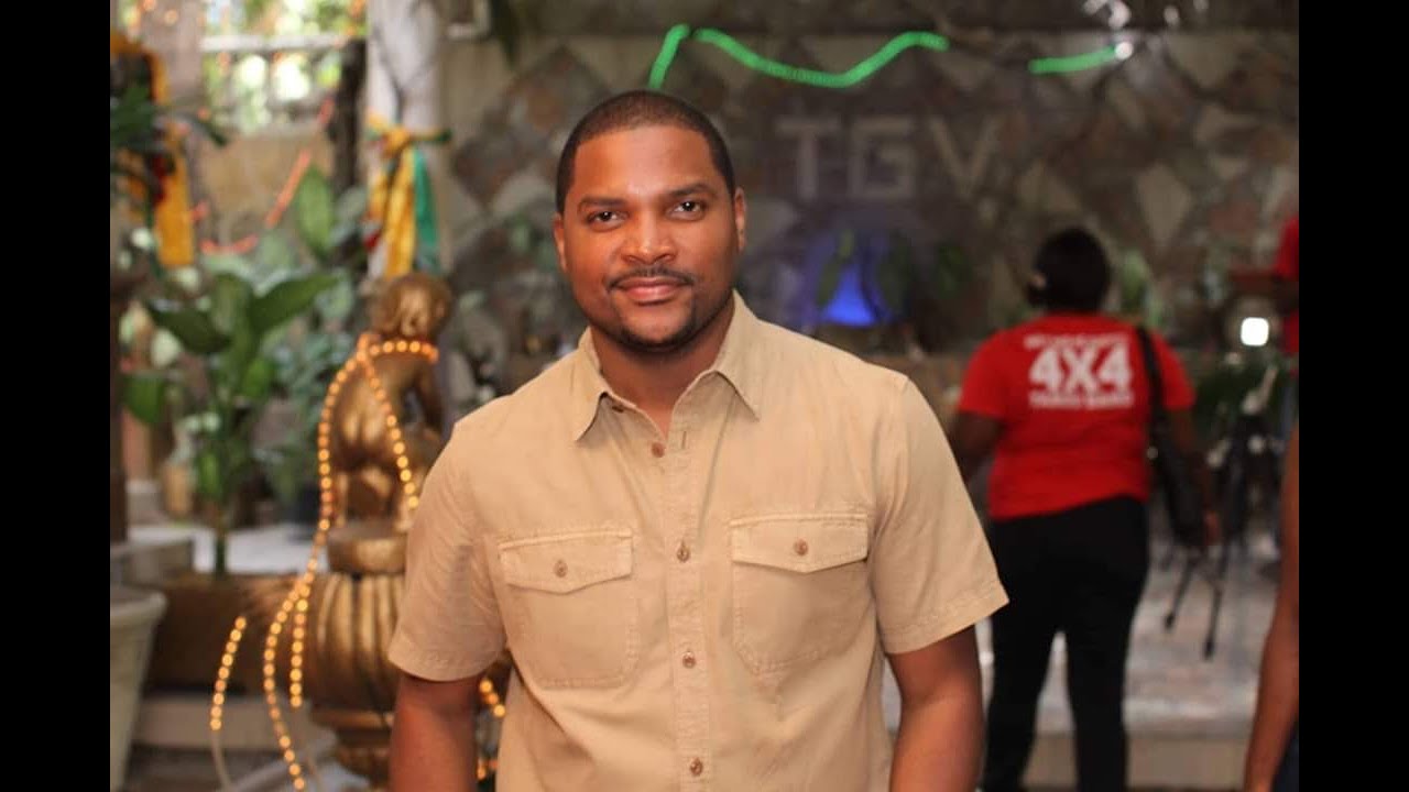 Ashley Salomon Coach Marché Titony - YouTube