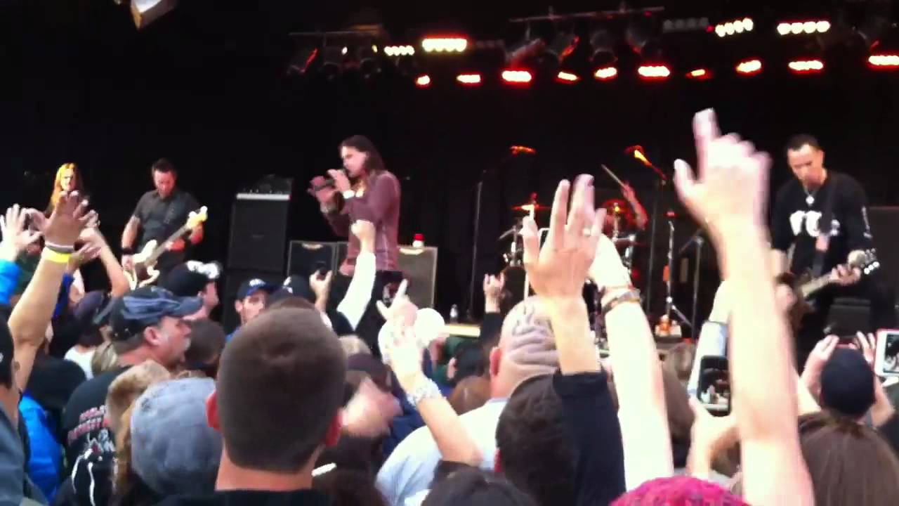 Creed-With Arms Wide Open (AK State Fair) - YouTube