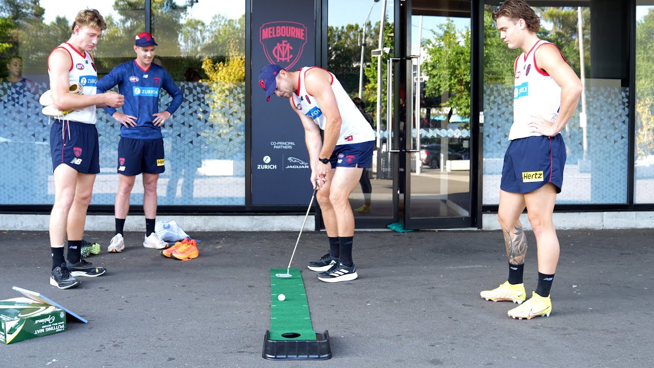 Melbourne FC Putting Challenge | Skills to the Test ⛳️ - YouTube