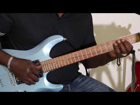 Basic rhythm guitar in the Key of D - YouTube