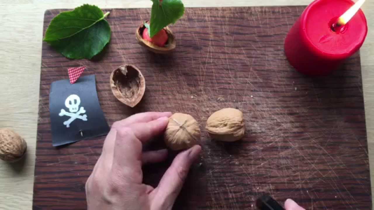 How to Make Walnut Boats - Traditional Kids Crafts - YouTube