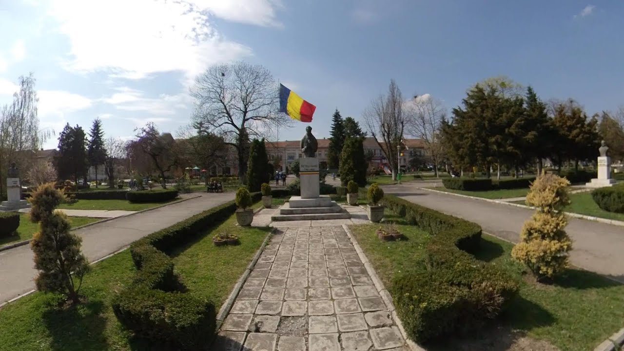 Downtown Reghin, Transylvania, Romania-Hyperlapse - YouTube