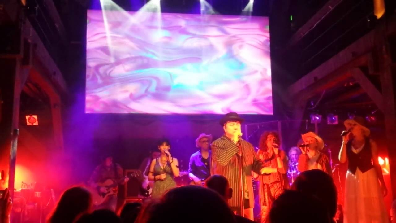 "The New Love Generation" live in Fabrik, Hamburg - YouTube