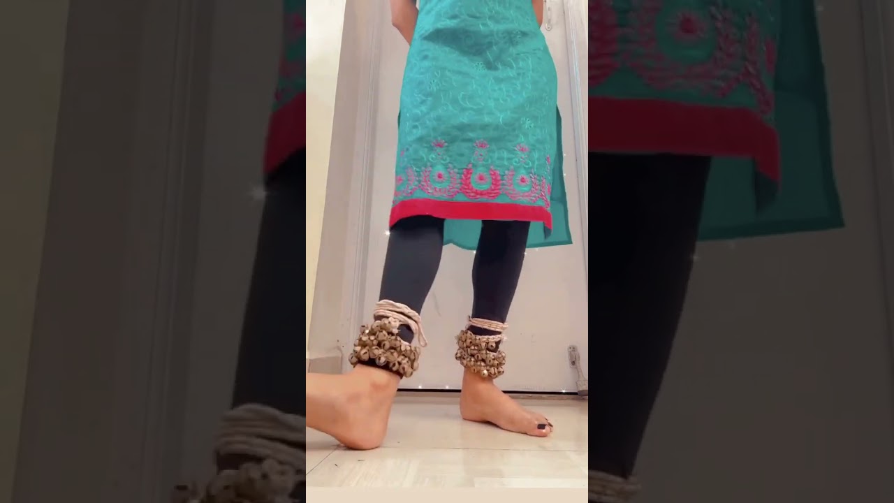 Kathak footwork/tatkar/ghungroo #kathakdance/ #dildiyangallan - YouTube