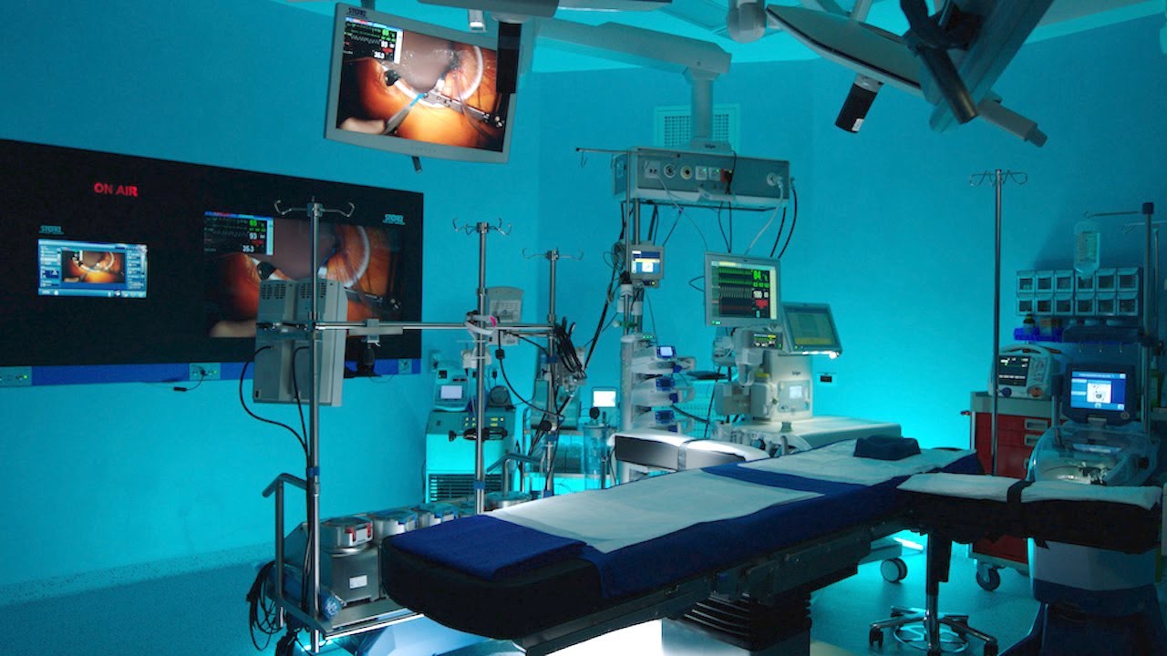 Singurul bloc operator complet digitalizat din România | Spitalul Clinic SANADOR - YouTube