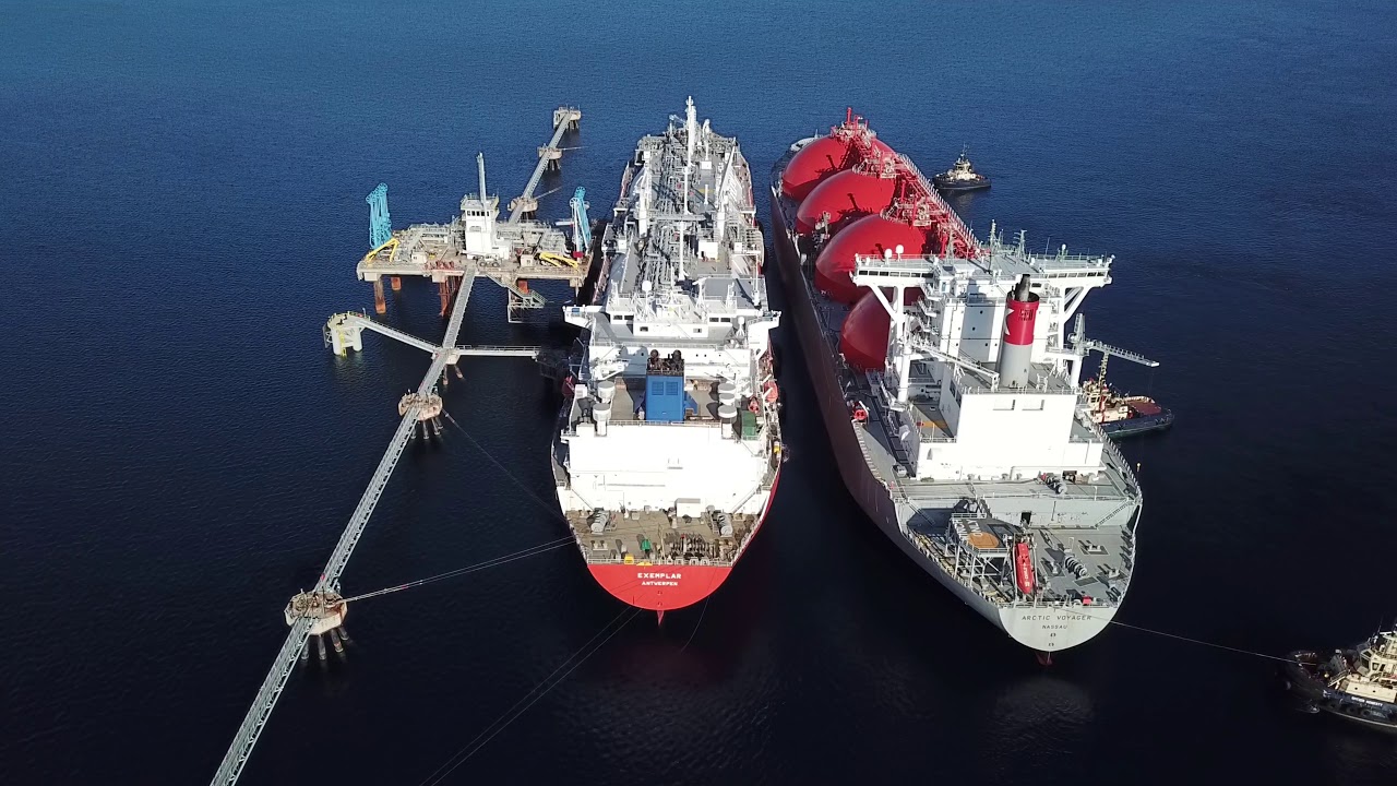 Twin Tanker Berthing - YouTube