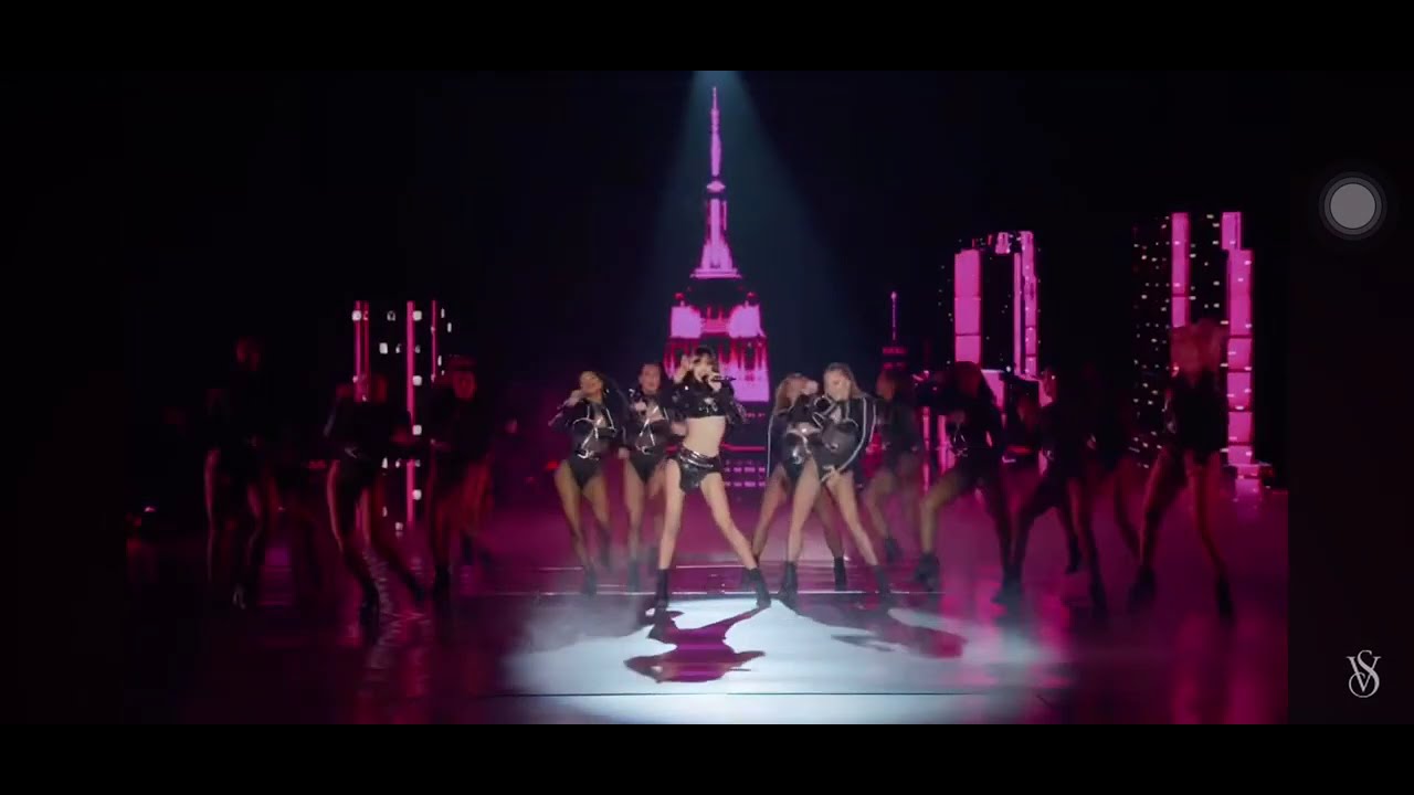 LISA || OPENING PERFORMANCE IN VICTORIA’s SECRET FASHION SHOW - YouTube